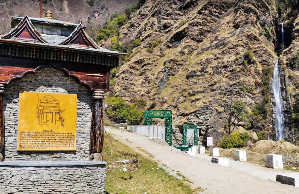 Urgam Village Travel Guide - Urgam Village in Urgam Valley enroute ...